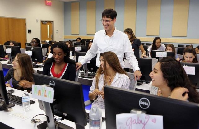 Students - Knight Foundation School of Computing and Information Sciences